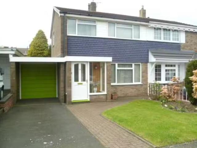 Nice 3 bedroom Semi Detached House to rent, City Road, Tividal.