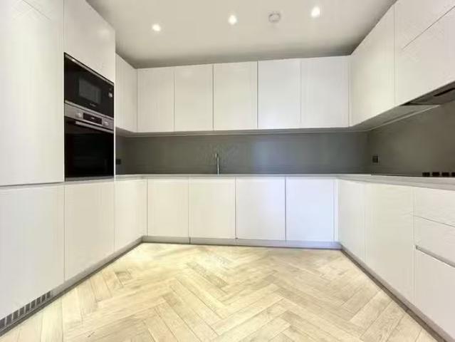 Charming 3 bedroom serviced apartment to rent in Dollis Hill.