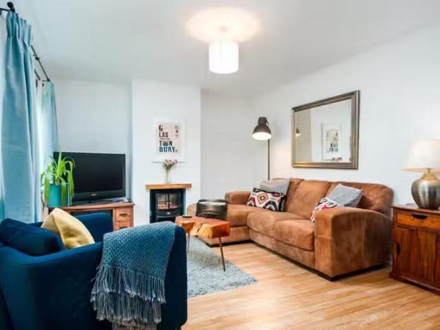 For Rent! 3 bedroom terraced house for rent in Ashley Avenue.