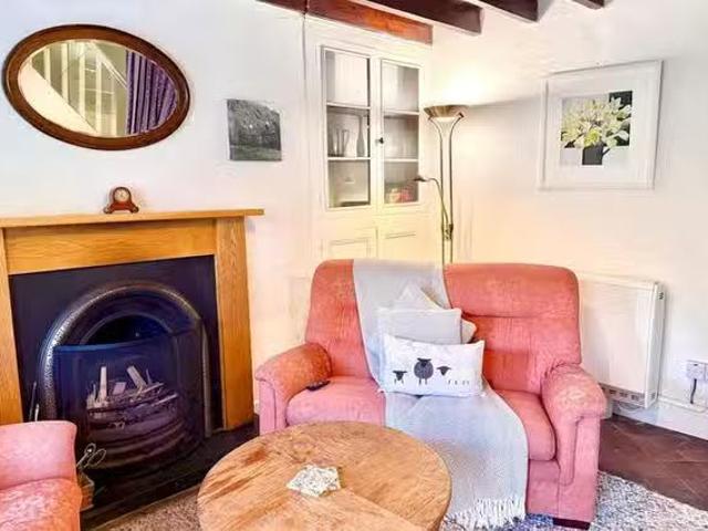 Charming 3 BR WVJ7+M39