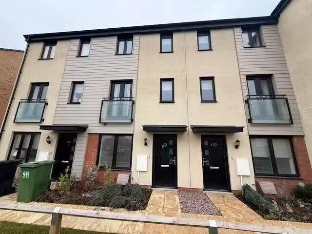 Unique 3 BR Chamberhouse Crescent, Hampton Green, Peterborough