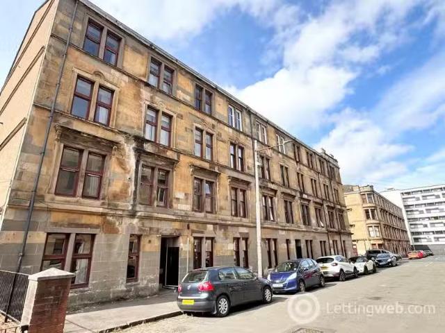 Cheap 3 BR Property to rent in Muirpark Street, Partick, Glasg.