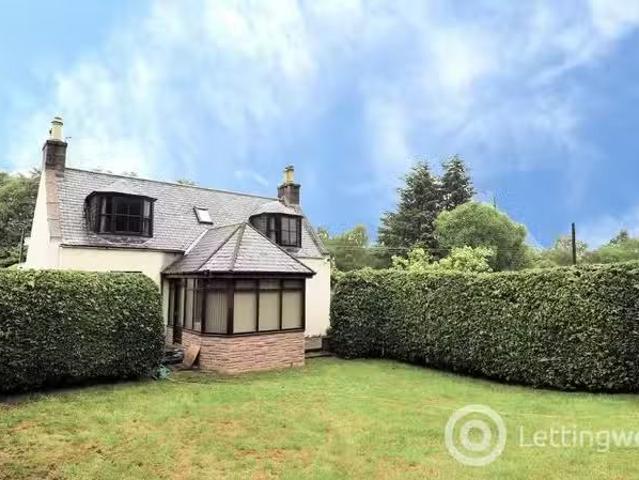 Unique 3 BR Property to rent in Blackhall, Banchory, Kincardin.