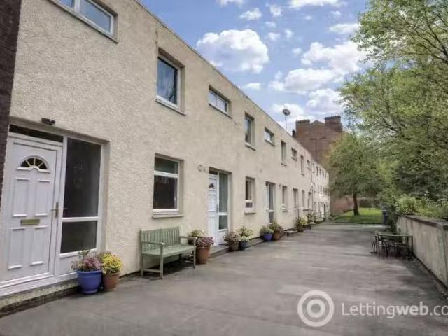 New 3 BR Property to rent in Clarence Drive, Hyndland, Glasgow.