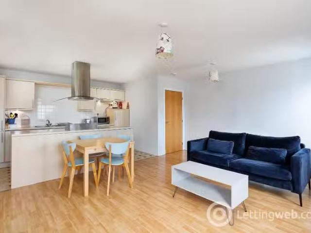 Charming 3 BR Property to rent in Hopetoun Street, New Town, E.