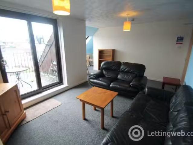 Just in! 3 BR Property to rent in Pleasance Court, Dundee