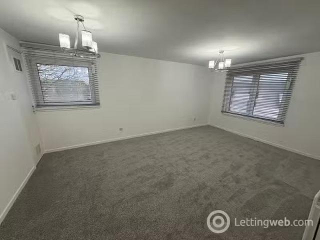 Cozy 3 BR Property to rent in Tornashean Gardens, Dyce, Aberde.