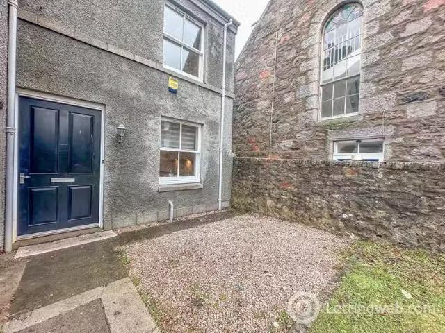 Cheap 3 BR Property to rent in View Terrace, Rosemount, Aberde.