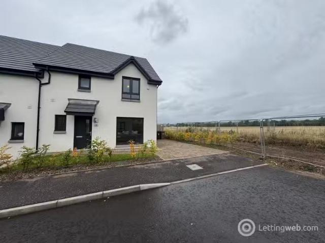Unique 3 BR Property to rent in 3 Strathgray Wynd, Dundee, DD2.