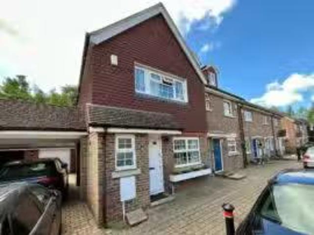 Unique 3 BR Property & Houses to Rent: Falconer Road, Fleet, H.