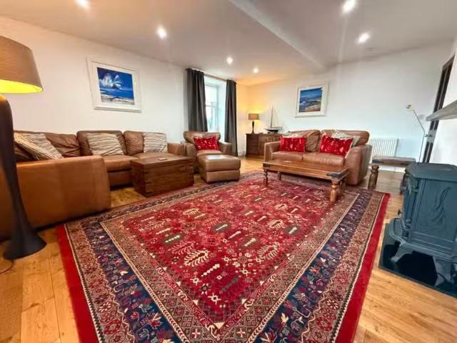 Cozy 1 BA 4 bedroom flat for rent in Manor Place, Edinburgh, EH3