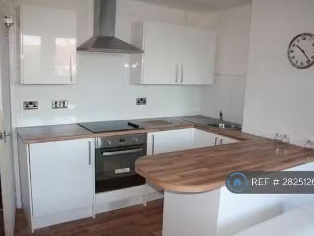 Just in! 1 BA 4 bedroom flat for rent in Pitmedden Crescent, A.