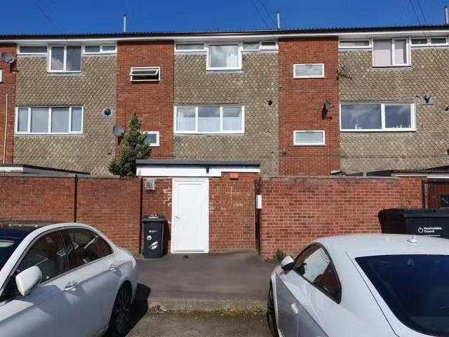 New 1 BA 4 bedroom maisonette for rent in College Green, Heref.