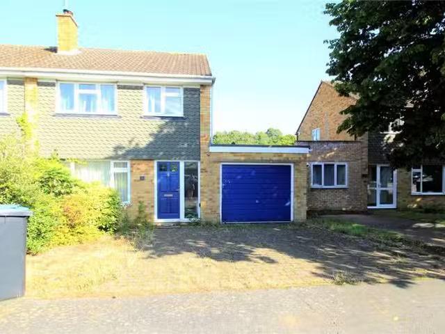 Cheap 1 BA 4 bedroom Semi Detached House to rent, Moore Grove.