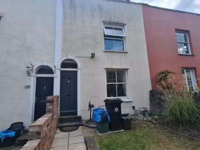 Cozy 1 BA 4 bedroom terraced house for rent in Cotham Brow R.