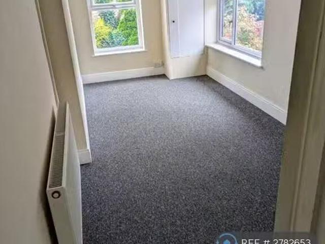 Rental! 1 BA 4 bedroom terraced house for rent in Kennington A.