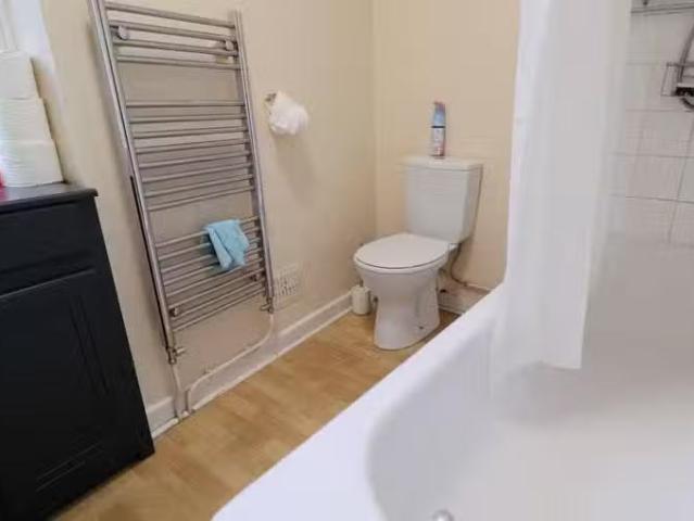 For Rent! 1 BA 5 bedroom detached house for rent in Jacobs' We.