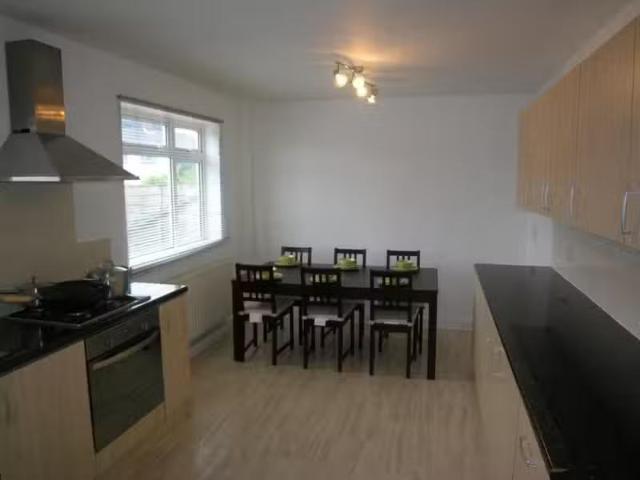 Charming 1 BA 5 bedroom house for rent in 5 bedroom Semi Detac.