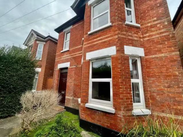Charming 1 BA 5 bedroom house for rent in Student Five Double.