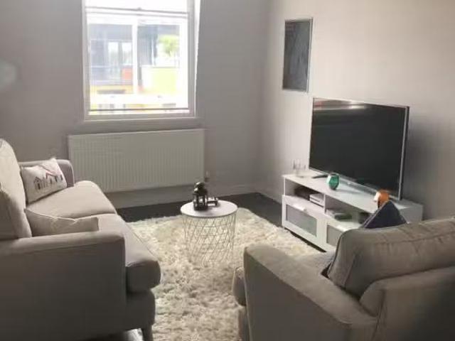 Nice 1 BA 1 bedroom apartment for rent in Orleans House, 19 Ed.