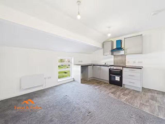 Unique 1 BA 1 bedroom apartment for rent in Bridge Street, Bur.