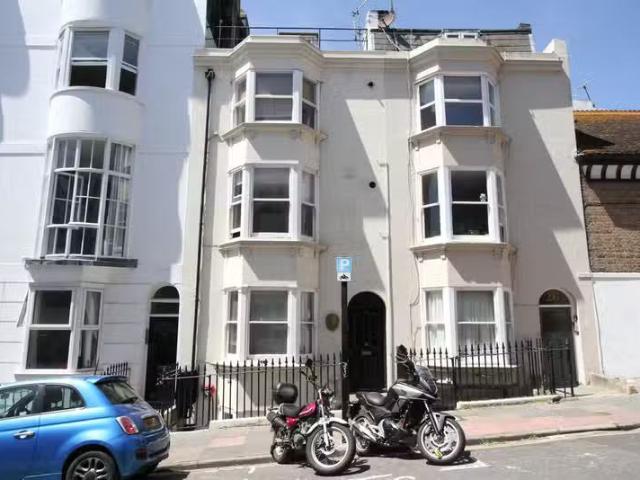 Cheap 1 BA 1 bedroom apartment for rent in Devonshire Place, B.
