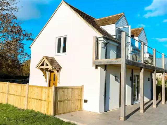 Just in! 1 BA 1 bedroom apartment for rent in Dinton, Aylesbur.