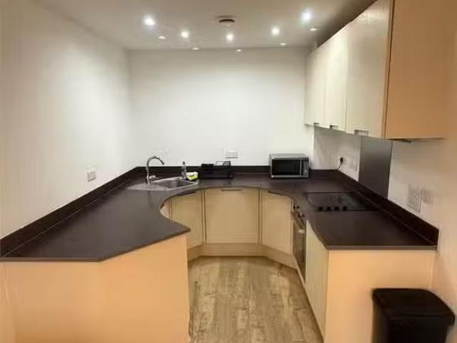 Nice 1 BA 1 bedroom apartment for rent in Esinteraction Street.