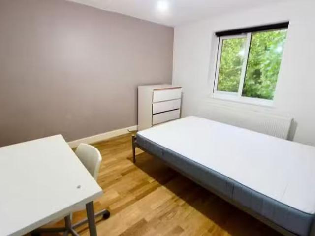 Unique 1 BA 1 bedroom apartment for rent in Goldings Crescent.