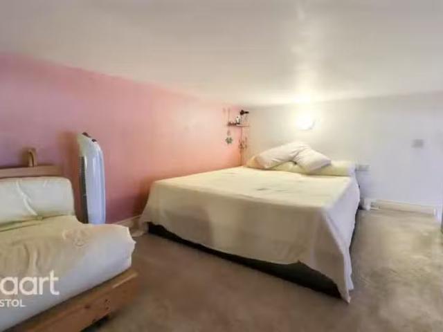 Unique 1 BA 1 bedroom apartment for rent in Hudds Vale Road, B.