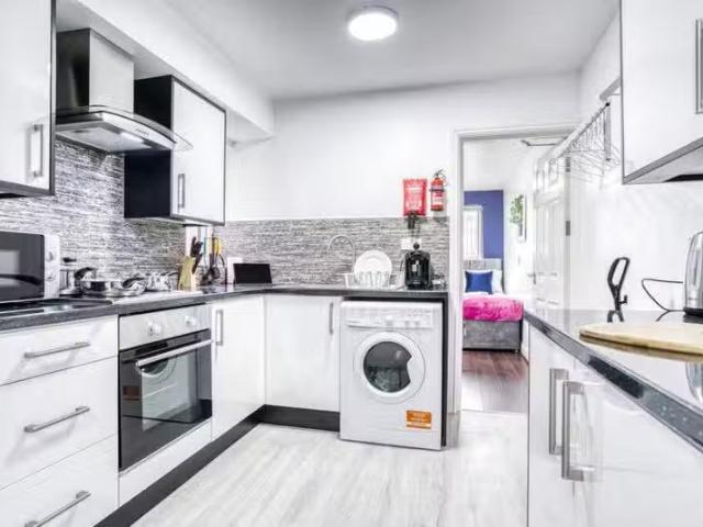 Deal! 1 BA 1 bedroom apartment for rent in Pershore Road, Stir.