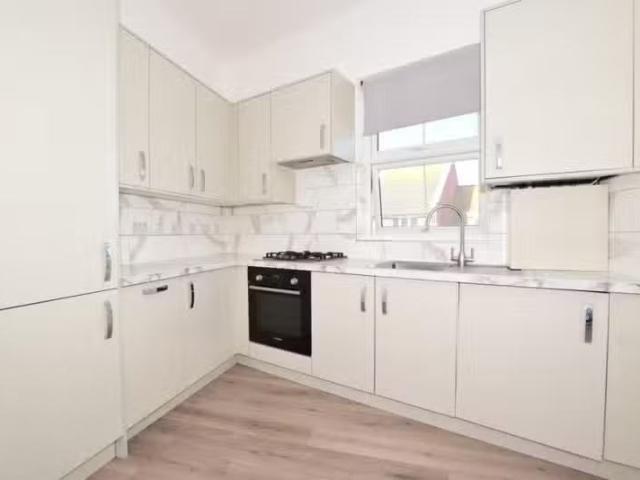 Nice 1 BA 1 bedroom apartment for rent in Sea Street Herne Bay.