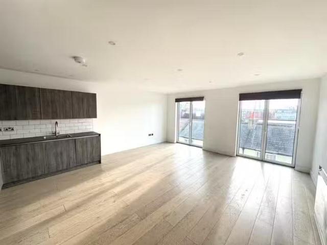 Unique 1 BA 1 bedroom apartment for rent in Western Road, Brig.