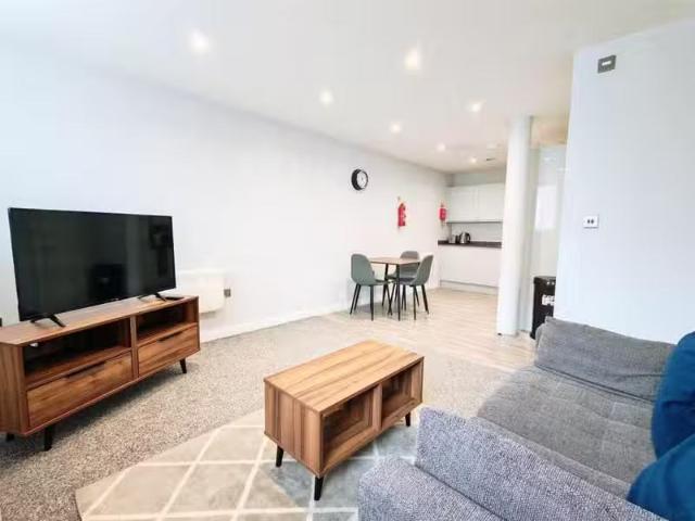 Just in! 1 BA 1 bedroom apartment for rent in 90 94 Upper Parl.
