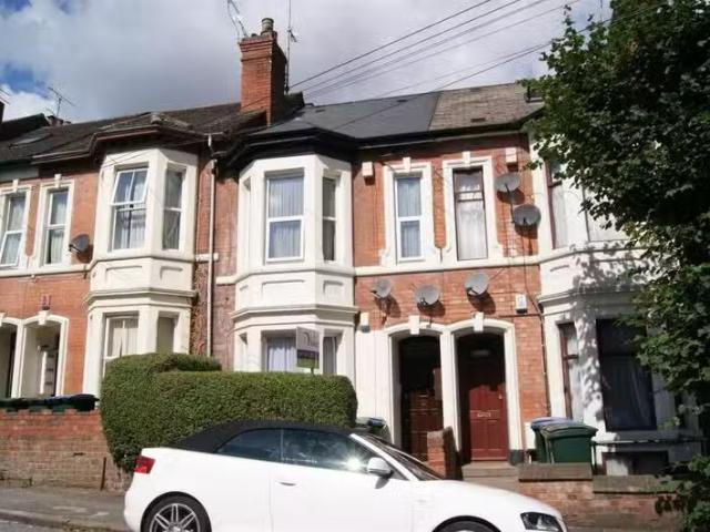 Rental! 1 BA 1 bedroom duplex for rent in Middleborough Road C.