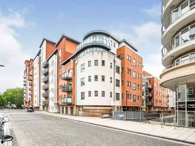 Rental! 1 BA 1 bedroom Flat to rent, Lower Canal Walk, Southam.