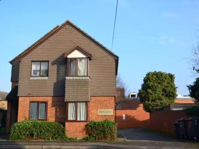 New 1 BA 1 bedroom Flat to rent, Runnemede Road, Egham, TW20.