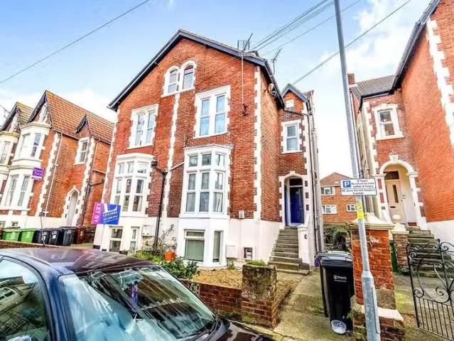 Unique 1 BA 1 bedroom Flat to rent, Shaftesbury Road, Southsea.