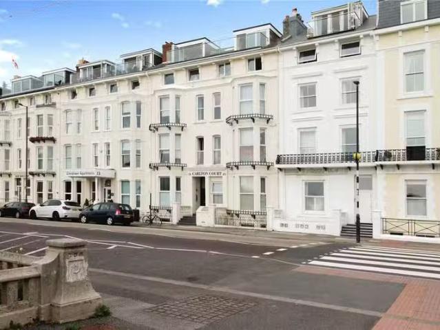 Charming 1 BA 1 bedroom Flat to rent, South Parade, Southsea.