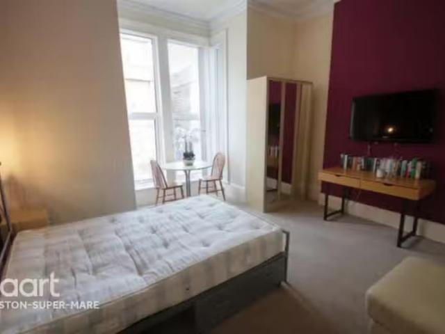 Nice 1 BA 1 bedroom flat for rent in Victoria Square, Weston s.