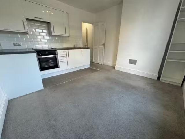 New 1 BA 1 bedroom flat for rent in Wimborne Road, BOURNEMOUTH.
