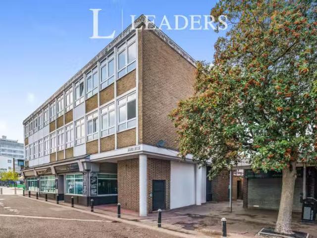 Deal! 1 BA 1 bedroom flat for rent in Adams House, The High, C.
