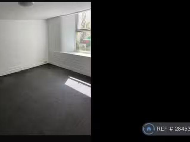 Unique 1 BA 1 bedroom flat for rent in Bedford Row, Worthing.