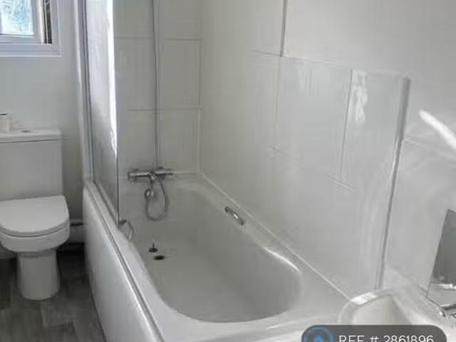 Unique 1 BA 1 bedroom flat for rent in Bishop Butt Close, Orpi.