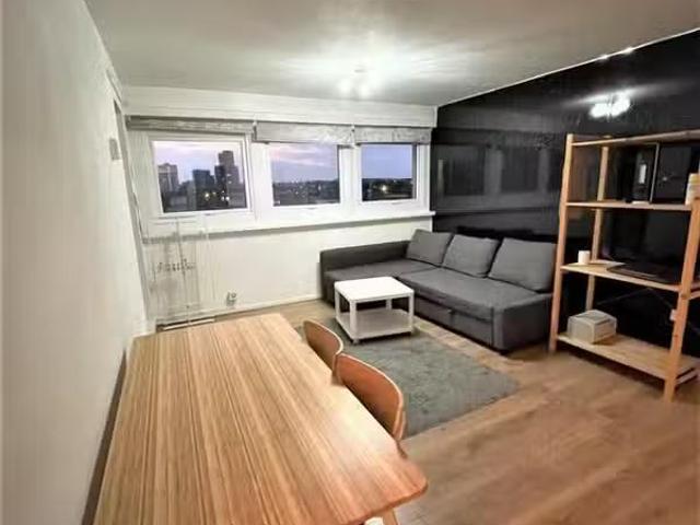 Unique 1 BA 1 bedroom flat for rent in Cambridge Tower, Brindl.
