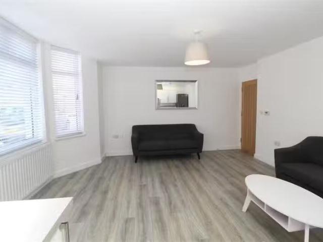 Unique 1 BA 1 bedroom flat for rent in Caerphilly Road, Birchg.