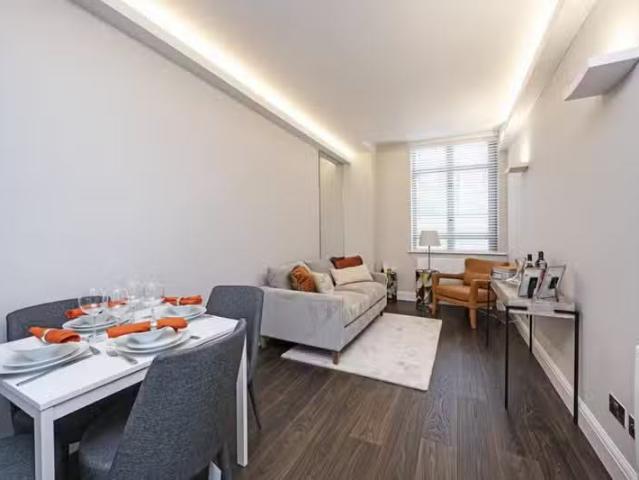 Unique 1 BA 1 bedroom flat for rent in City Road, City, London.