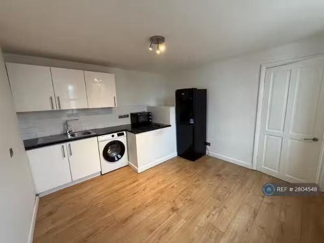 For Rent! 1 BA 1 bedroom flat for rent in Copley Road, Doncast.