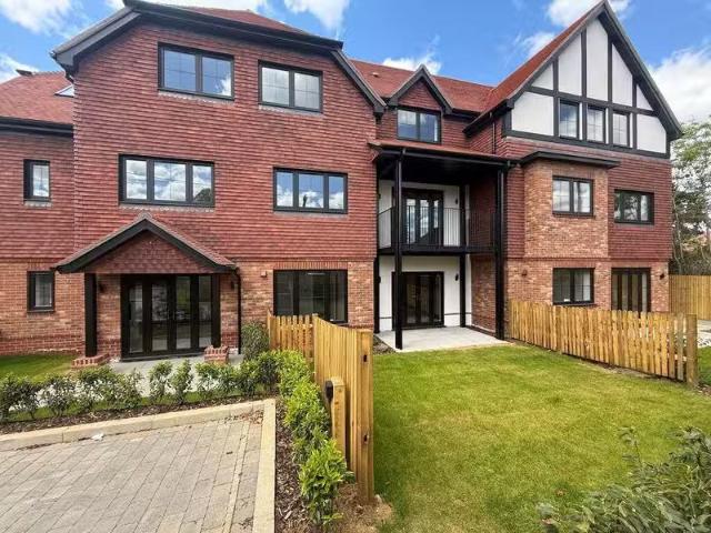Deal! 1 BA 1 bedroom flat for rent in Farleigh Road, Warlingha.