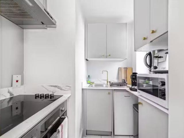 Rental! 1 BA 1 bedroom flat for rent in Fetter Lane, City, Lon.